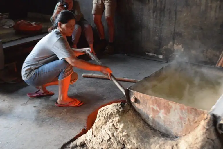 A Visit To A Salt Production House In Long Midang Of Kalimantan | KajoMag